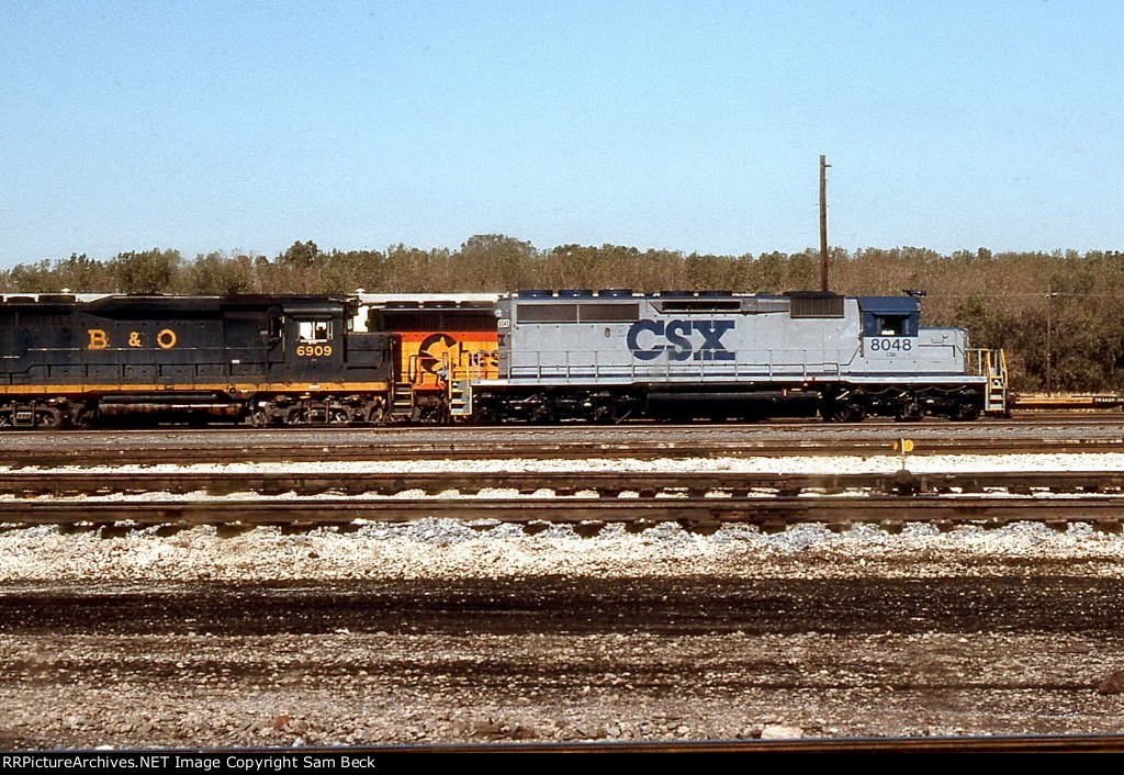 CSX 8048--New Paint